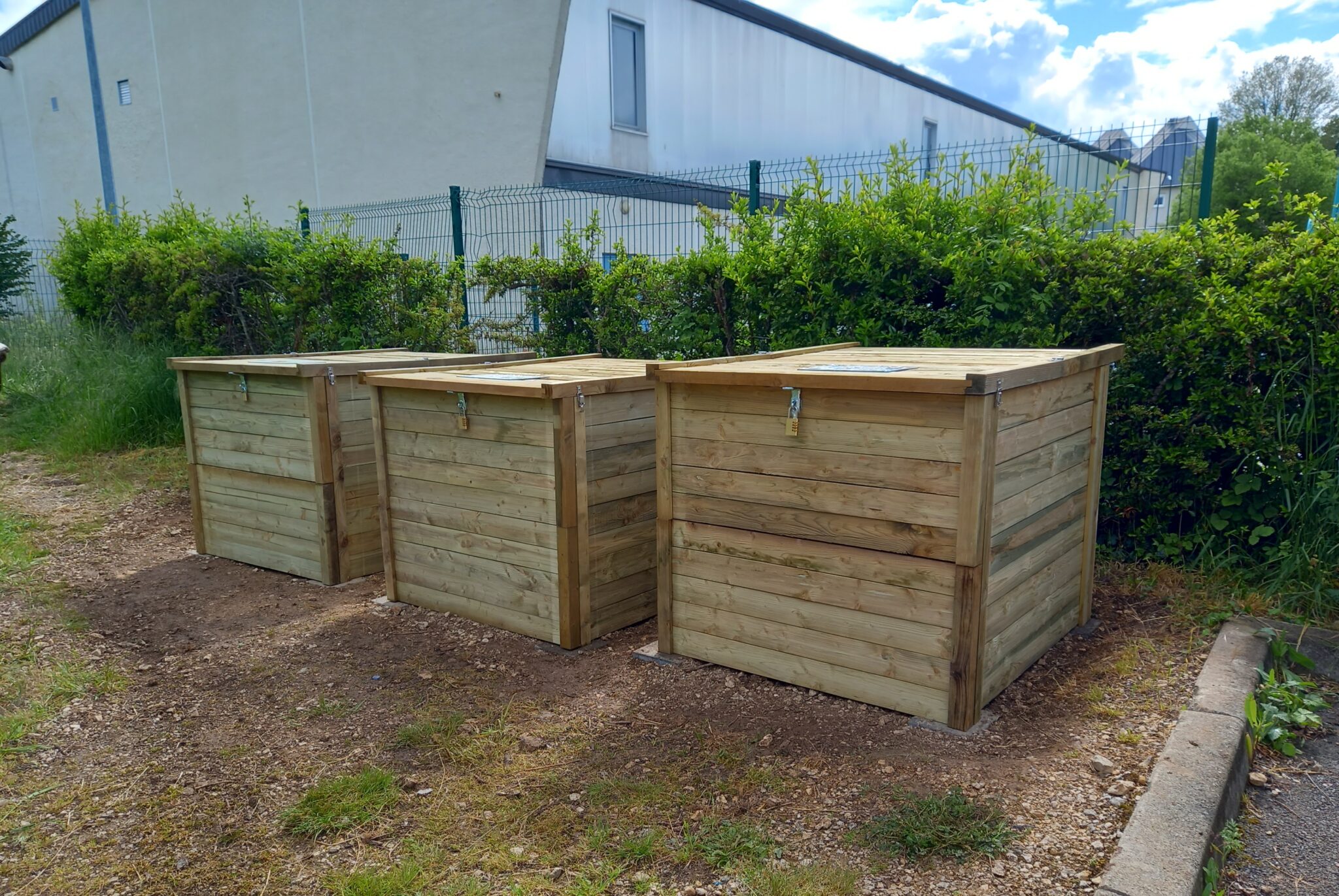 Un site de compostage collectif inauguré à Saint-Vit - SYBERT ...